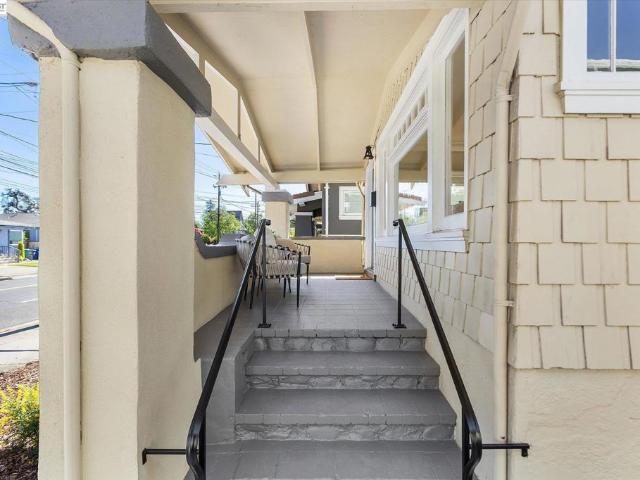 2516 Buena Vista Ave