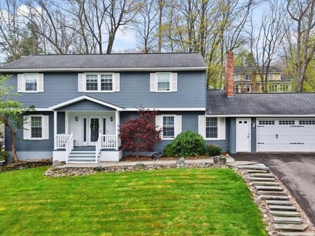 2516 Bayberry Ln, Vestal, NY 13850
