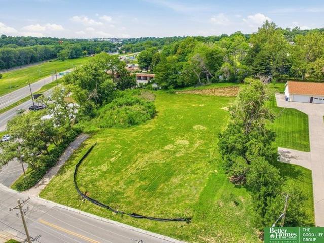 2516 Chandler Rd E, Bellevue, NE 68005