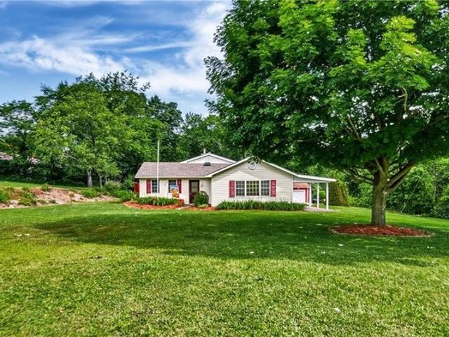 2516 Clayton Rd, Beaver Falls, PA 15010
