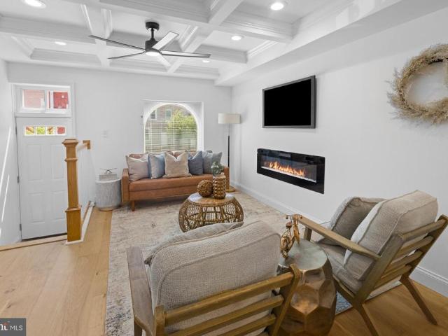 2516 E Federal Street