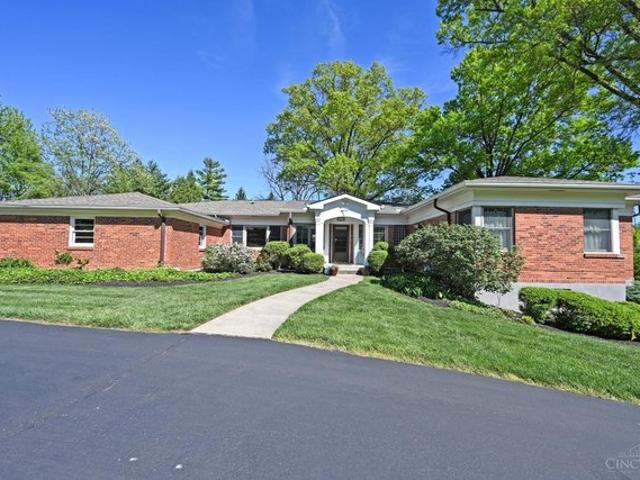2516 Fairhill Dr, Cincinnati, OH 45239