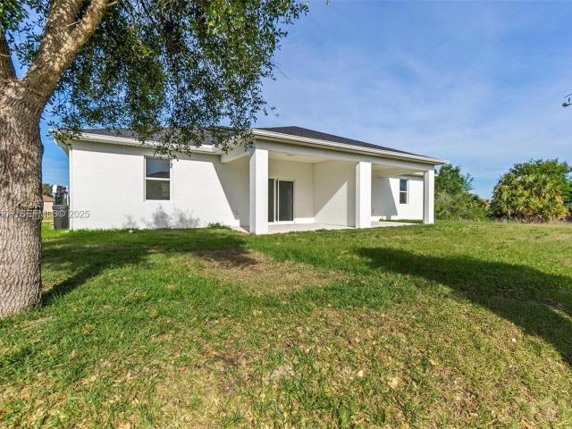 2516 Park Rd, Unit 2516, Lehigh Acres, FL 33971 | MLS #A11843 | Compass