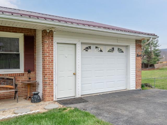 2516 Pinewood Dr