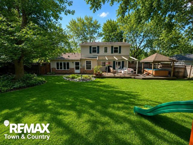 2516 Redwood Drive