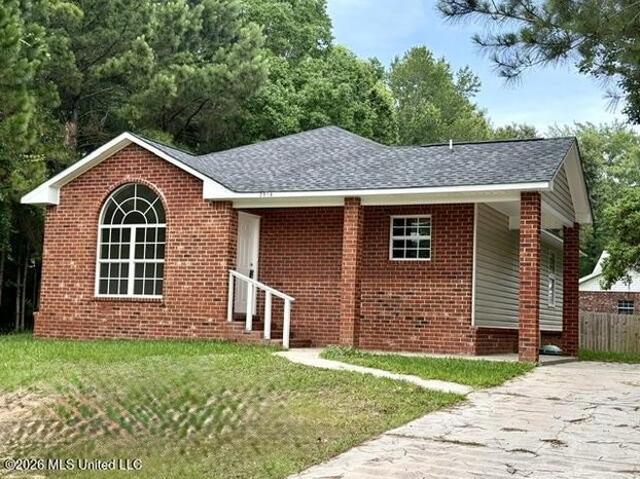 2516 S Beachview Dr, Ocean Springs, MS 39564