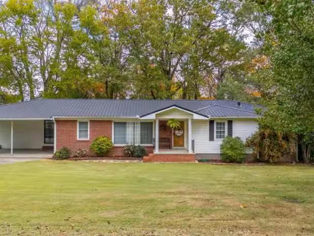 2516 TAKOMA ST, GADSDEN, AL 35904 Single Family Residence For.