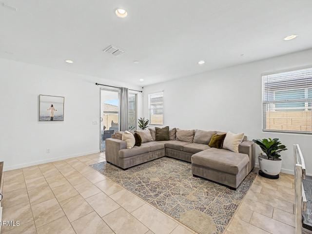 2516 w hidalgo avenue