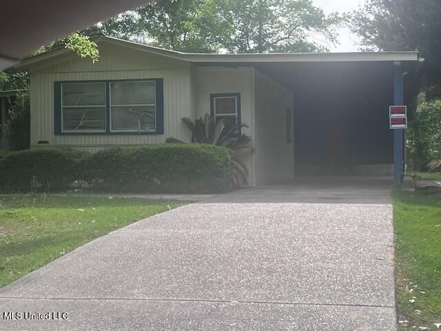 2517 N 9th St, Ocean Springs, MS 39564
