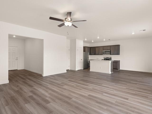 2517 Calle De Las Rosas