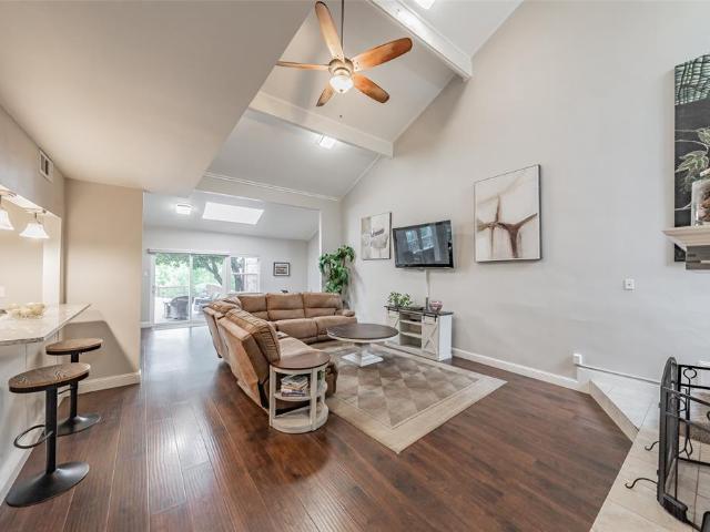 2517 Country Place