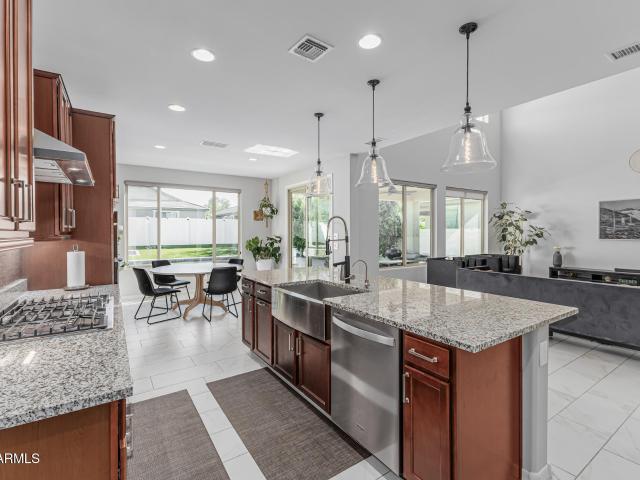 2517 E Novak Way, Phoenix, AZ 85042 | MLS #7005