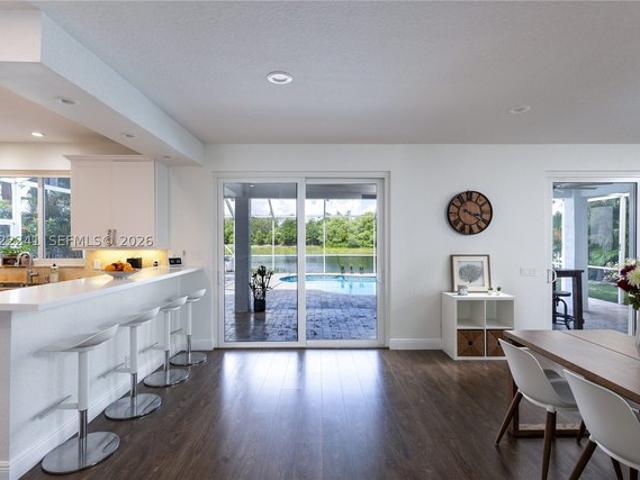 2517 Hunters Run Way, Weston, FL 33327