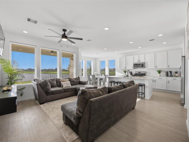 2517 Lago Costa Drive