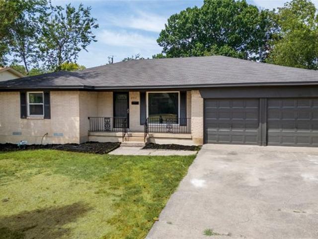 2517 Livenshire Dr, Garland, TX 75041