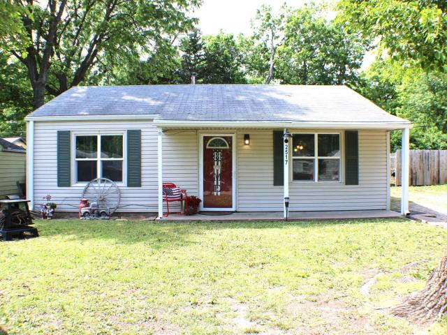 2517 SW Morningside Rd, Topeka, KS 66614 | MLS #244319 | Compass