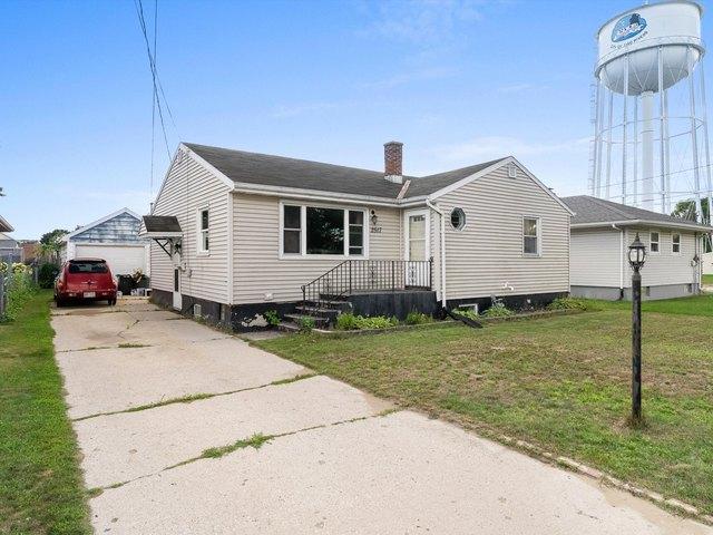 2517 13th St, Two Rivers, WI 54241
