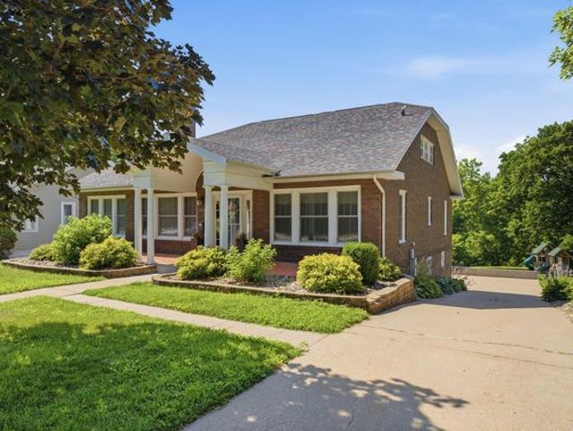 2518 Mulberry Ave, Muscatine, IA 52761