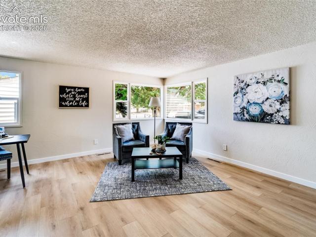 2518 Meadowlark Lane