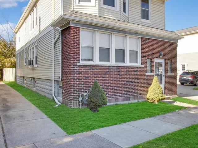 2518 Delaware Avenue, 3 beds, 1 full bath