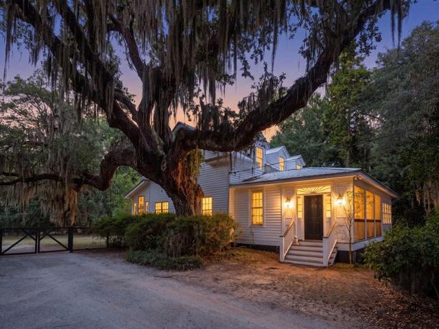2518 Grace Chapel Rd, Wadmalaw Island, SC 29487