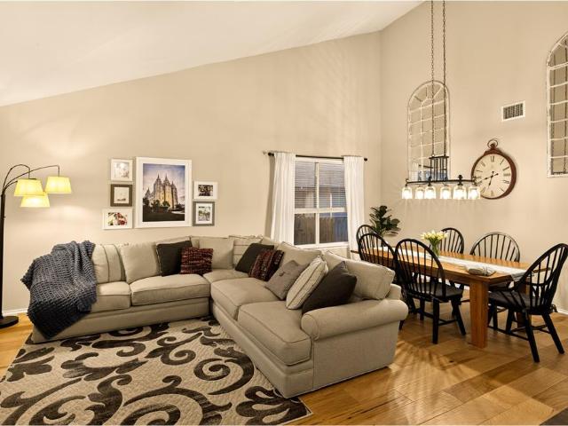 2518 Hourless Oaks