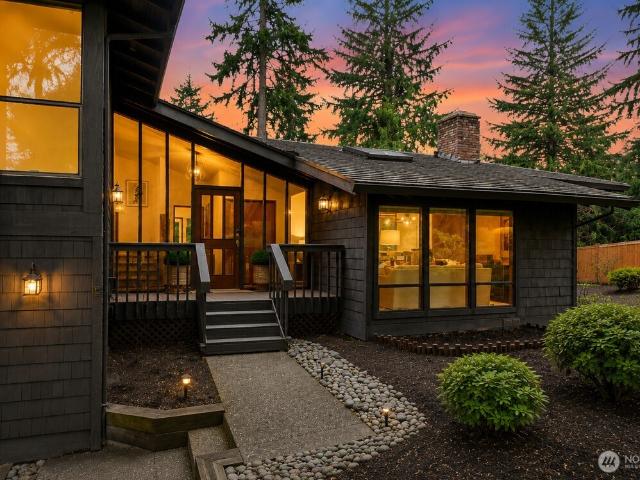 2518 Sahalee Drive East