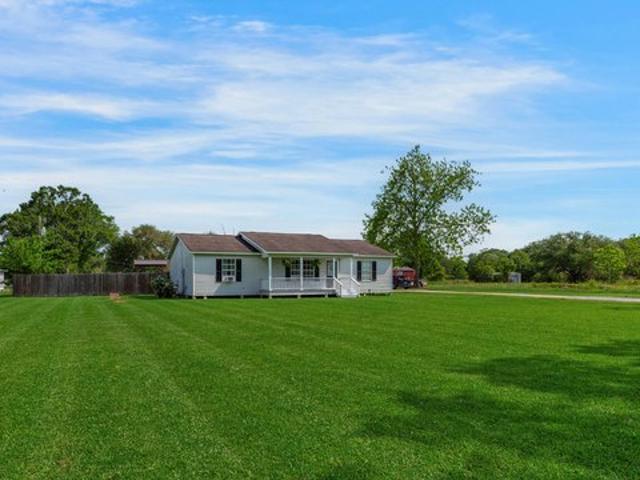 2518 W Gloria Switch Rd, Carencro, LA 70520