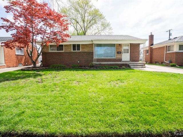 2519 Medford St, Trenton, MI 48183