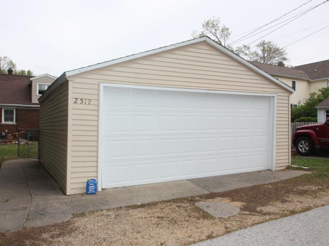 2519 E Locust Street