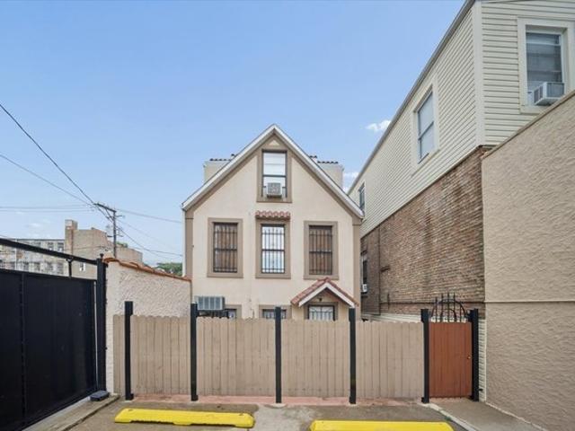 2519 S Kedzie Ave, Chicago, IL 60623