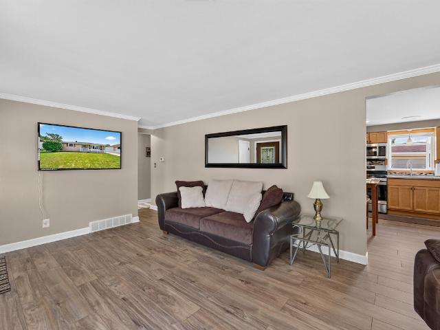 2519 34 St