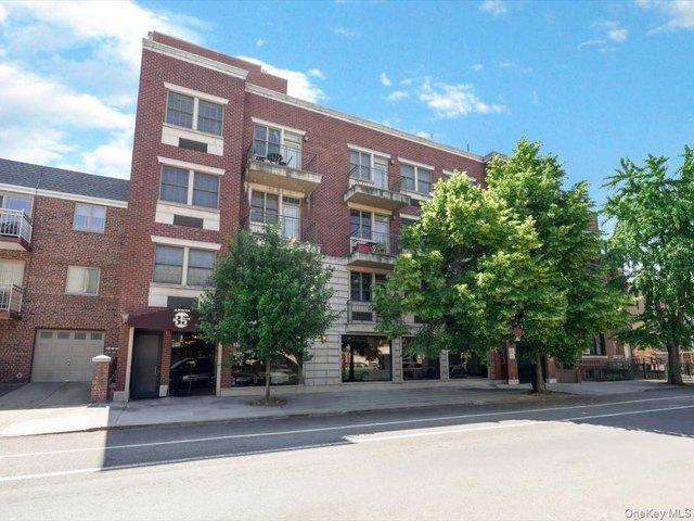 2519 35th St Apt 4C, Astoria, NY 11103