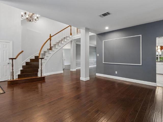 2510 Maywood Lane