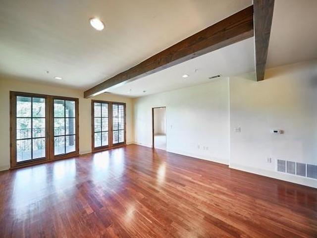 2510 N Henderson # 9