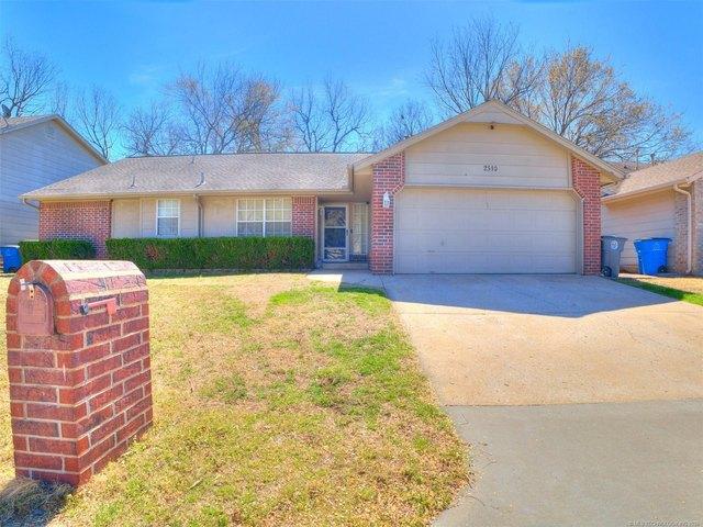 2510 W 66th Pl, Tulsa, OK 74132