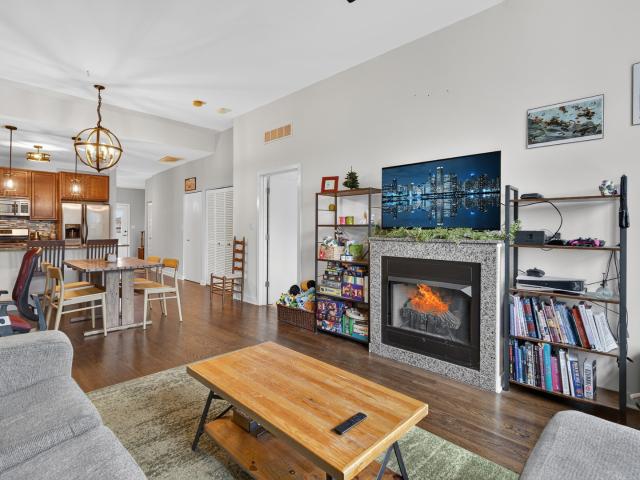 2510 W Irving Park Road # 303