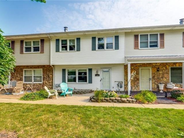 2510 Williamsburg Dr, Uniontown, OH 44685