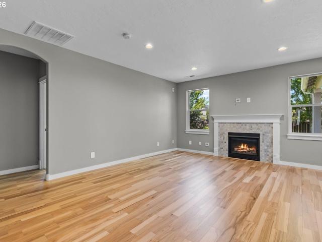 2511 nw hemlock way