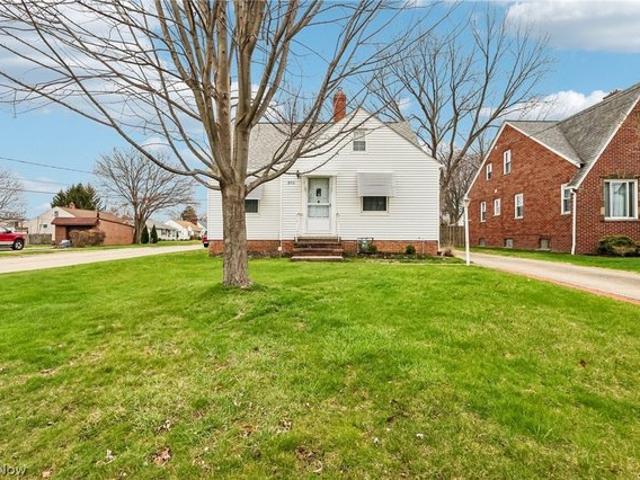 2511 Northview Rd, Rocky River, OH 44116