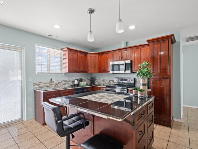 2511 curlew st
