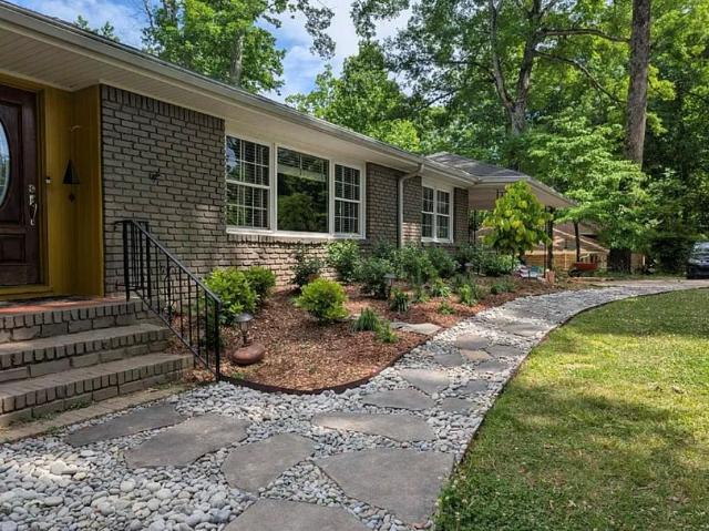 2511 Clairmont Road NE