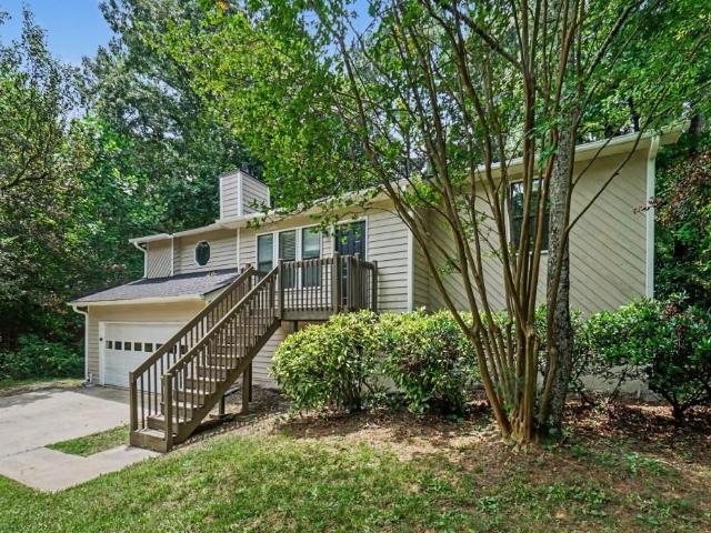 2511 Deerfield Drive NW