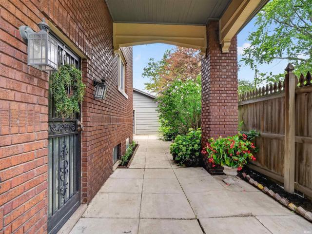 2511 East Drive