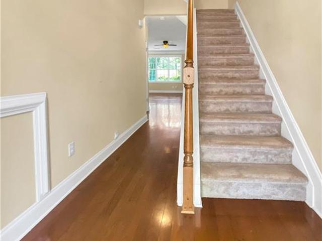 2511 Gadsen Walk