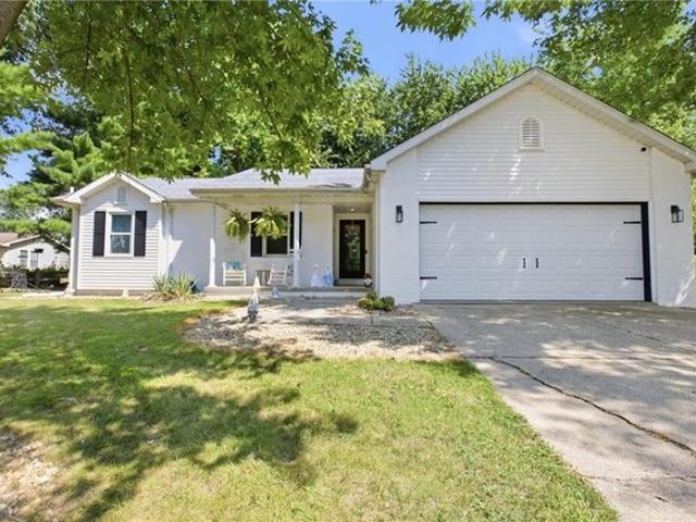 2511 Hidden Oaks Dr, Charleston, IL 61920