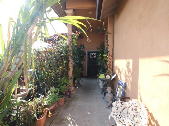 2511 S Laurel
