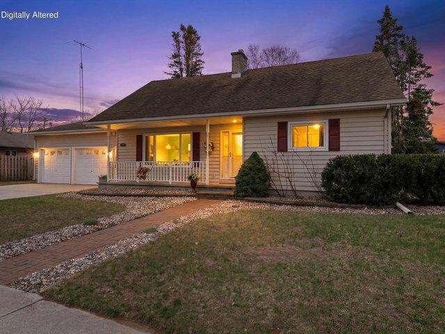 2511 36th Pl, Two Rivers, WI 54241