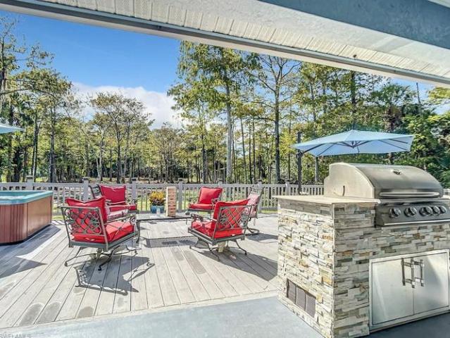 2511 6th St NW, Naples, FL 34120