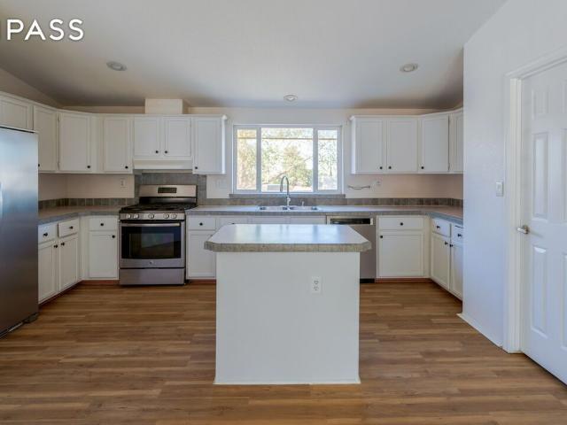 25120 Charina Ln, Homeland, CA